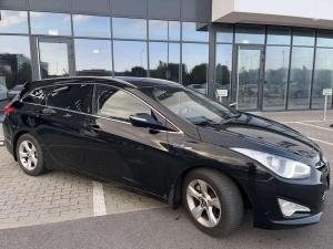 Melns Hyundai i40 2012 Viļņa, ar dzinēja tilpumu 1.69 L un nobraukumu 200 tūkst. km par 3700 €, foto 3 vietnē AUTOMOTO.COM.LV