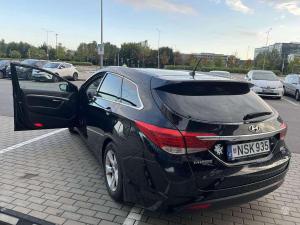 Melns Hyundai i40 2012 Viļņa, ar dzinēja tilpumu 1.69 L un nobraukumu 200 tūkst. km par 3700 €, foto 5 vietnē AUTOMOTO.COM.LV