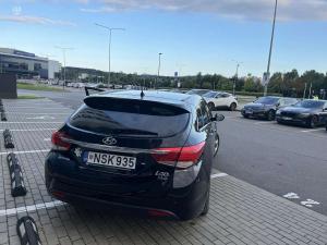 Melns Hyundai i40 2012 Viļņa, ar dzinēja tilpumu 1.69 L un nobraukumu 200 tūkst. km par 3700 €, foto 6 vietnē AUTOMOTO.COM.LV