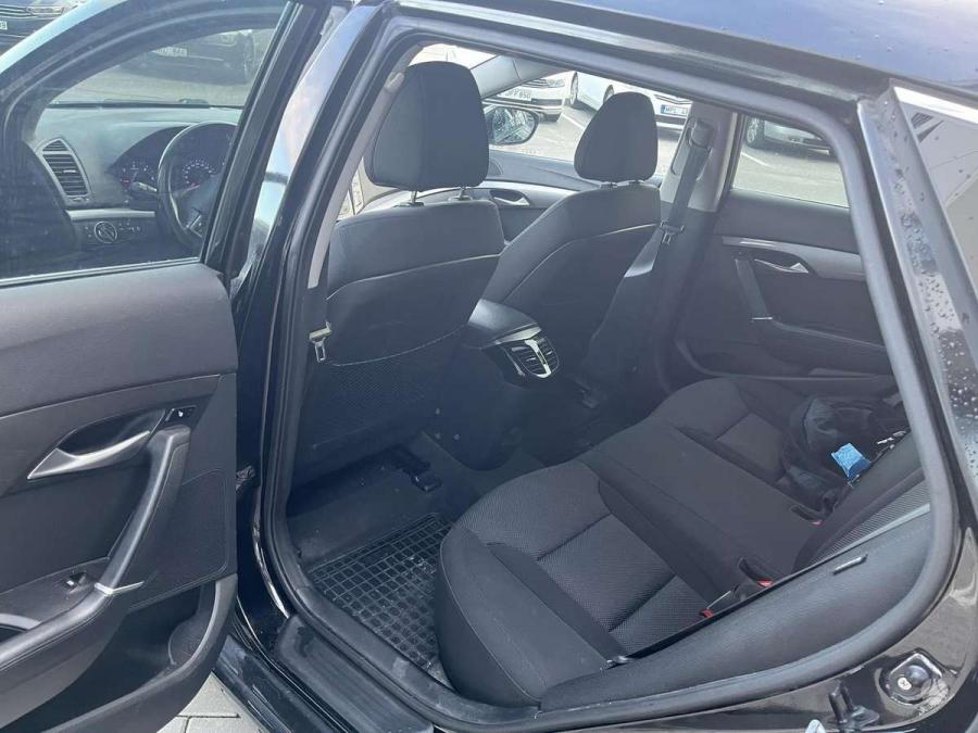 Melns Hyundai i40 2012 Viļņa, ar dzinēja tilpumu 1.69 L un nobraukumu 200 tūkst. km par 3700 €, foto 16 vietnē AUTOMOTO.COM.LV