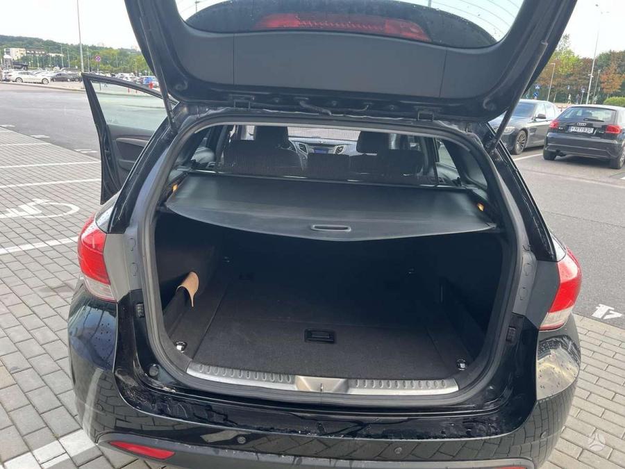 Melns Hyundai i40 2012 Viļņa, ar dzinēja tilpumu 1.69 L un nobraukumu 200 tūkst. km par 3700 €, foto 18 vietnē AUTOMOTO.COM.LV