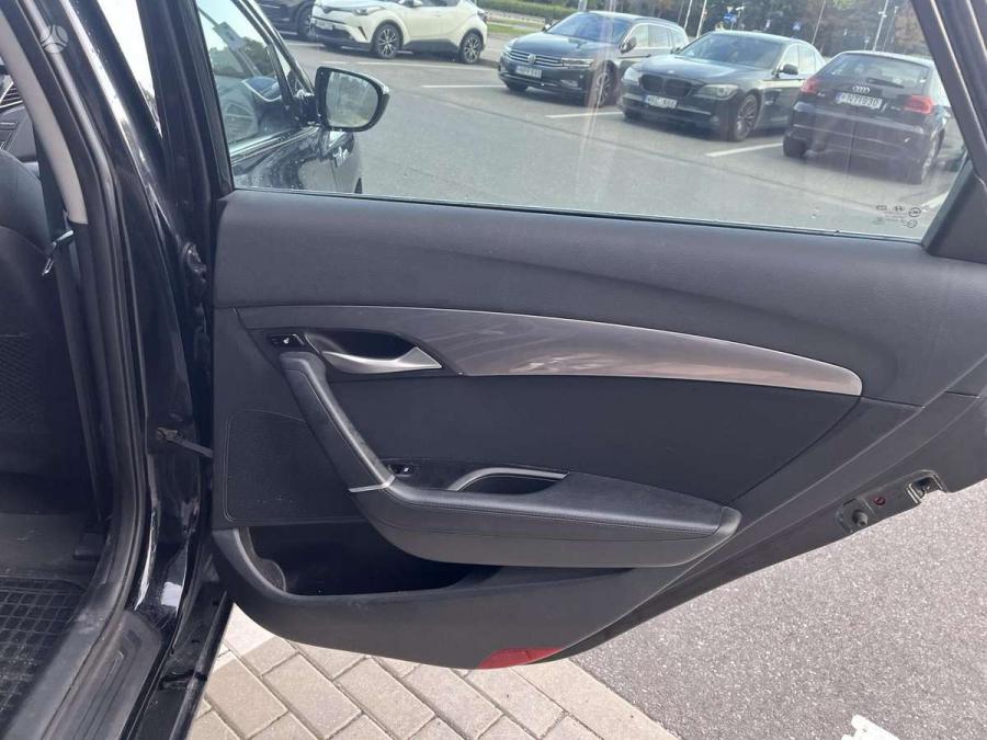 Melns Hyundai i40 2012 Viļņa, ar dzinēja tilpumu 1.69 L un nobraukumu 200 tūkst. km par 3700 €, foto 19 vietnē AUTOMOTO.COM.LV