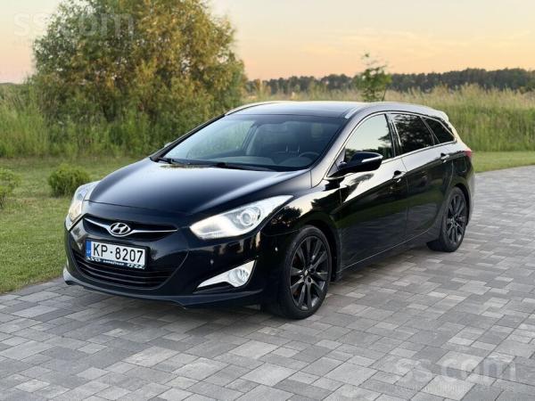Melns Hyundai i40 2012 Ogre, ar dzinēja tilpumu 1.70 L un nobraukumu 267 tūkst. km par 3390 €, foto 1 vietnē AUTOMOTO.COM.LV