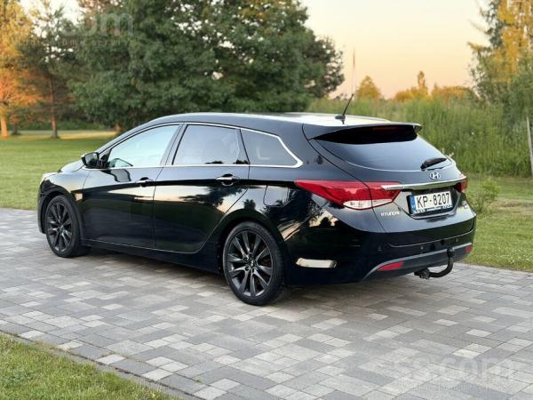Melns Hyundai i40 2012 Ogre, ar dzinēja tilpumu 1.70 L un nobraukumu 267 tūkst. km par 3390 €, foto 8 vietnē AUTOMOTO.COM.LV
