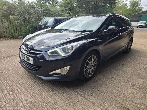 Melns Hyundai i40 2012 Šauļi, ar dzinēja tilpumu 1.69 L un nobraukumu 200 tūkst. km par 2395 €, foto 1 vietnē AUTOMOTO.COM.LV