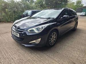 Melns Hyundai i40 2012 Šauļi, ar dzinēja tilpumu 1.69 L un nobraukumu 200 tūkst. km par 2395 €, foto  vietnē AUTOMOTO.COM.LV