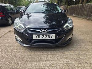 Black Hyundai i40 2012 in Siauliai, with an engine capacity of 1.69 L and mileage of 200 thousand km for 2395 €, photo 3 on AUTOMOTO.COM.LV