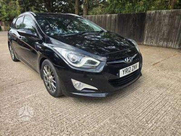 Melns Hyundai i40 2012 Šauļi, ar dzinēja tilpumu 1.69 L un nobraukumu 200 tūkst. km par 2395 €, foto 4 vietnē AUTOMOTO.COM.LV