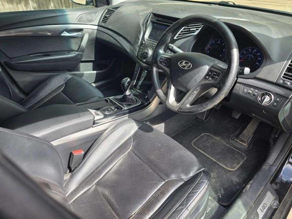 Melns Hyundai i40 2012 Šauļi, ar dzinēja tilpumu 1.69 L un nobraukumu 200 tūkst. km par 2395 €, foto 8 vietnē AUTOMOTO.COM.LV