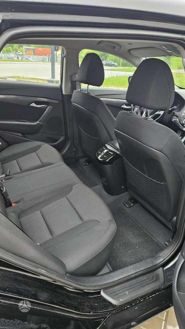 Black Hyundai i40 2012 in Alytus, with an engine capacity of 1.69 L and mileage of 182 thousand km for 3400 €, photo 10 on AUTOMOTO.COM.LV