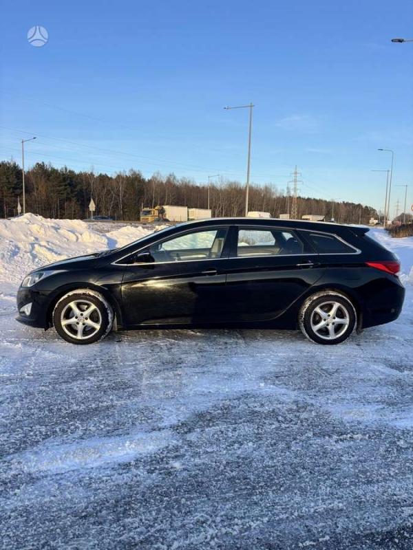 Melns Hyundai i40 2013 Kauņa, ar dzinēja tilpumu 1.69 L un nobraukumu 310 tūkst. km par 4900 €, foto 2 vietnē AUTOMOTO.COM.LV