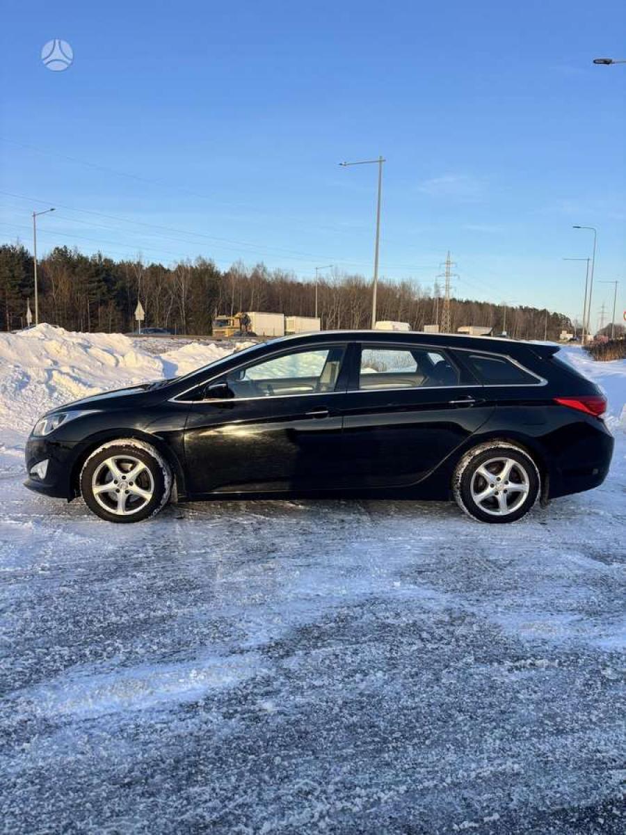 Melns Hyundai i40 2013 Kauņa, ar dzinēja tilpumu 1.69 L un nobraukumu 310 tūkst. km par 4900 €, foto 2 vietnē AUTOMOTO.COM.LV