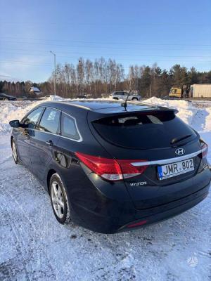 Melns Hyundai i40 2013 Kauņa, ar dzinēja tilpumu 1.69 L un nobraukumu 310 tūkst. km par 4900 €, foto 3 vietnē AUTOMOTO.COM.LV