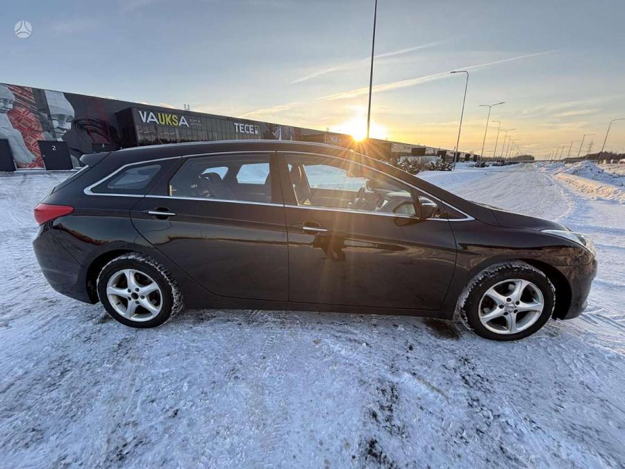 Melns Hyundai i40 2013 Kauņa, ar dzinēja tilpumu 1.69 L un nobraukumu 310 tūkst. km par 4900 €, foto 15 vietnē AUTOMOTO.COM.LV