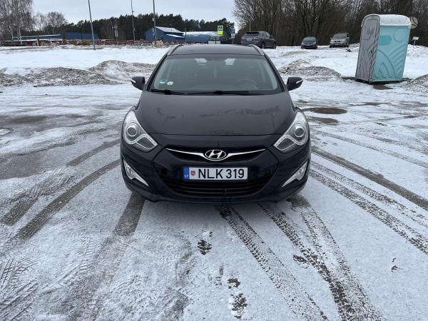 Melns Hyundai i40 2013 Alīta, ar dzinēja tilpumu 1.69 L un nobraukumu 212 tūkst. km par 4000 €, foto 1 vietnē AUTOMOTO.COM.LV