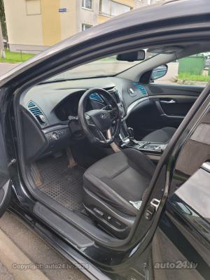 Black Hyundai i40 2013 in Tallinn, with an engine capacity of 1.70 L and mileage of 450 thousand km for 2000 €, photo 2 on AUTOMOTO.COM.LV