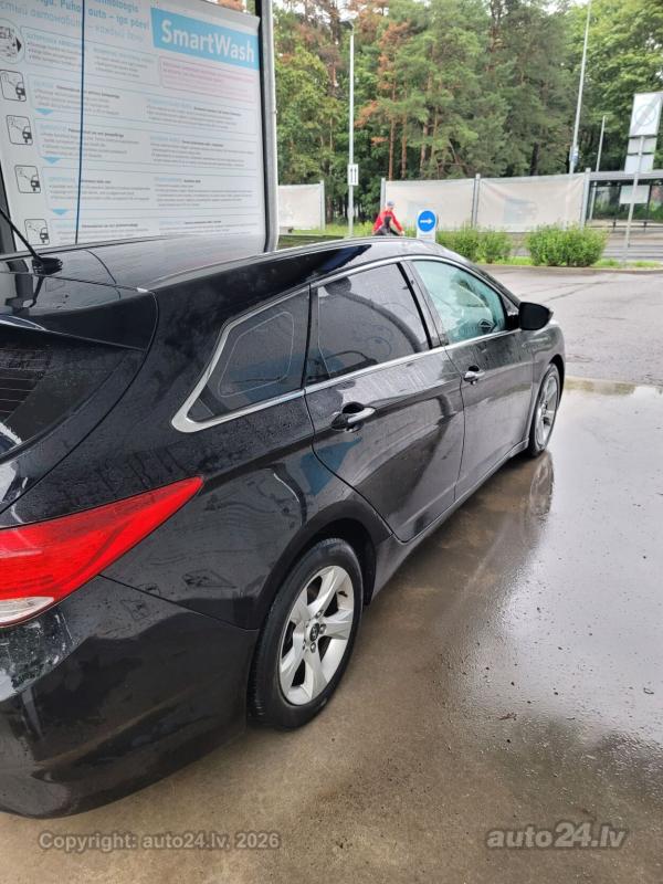 Melns Hyundai i40 2013 Tallina, ar dzinēja tilpumu 1.70 L un nobraukumu 450 tūkst. km par 2000 €, foto 6 vietnē AUTOMOTO.COM.LV
