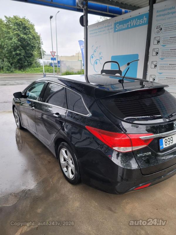 Melns Hyundai i40 2013 Tallina, ar dzinēja tilpumu 1.70 L un nobraukumu 450 tūkst. km par 2000 €, foto 8 vietnē AUTOMOTO.COM.LV