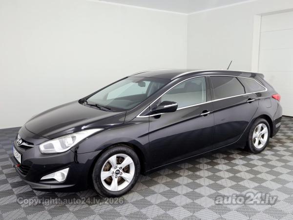 Black Hyundai i40 2013 in Tallinn, with an engine capacity of 1.70 L and mileage of 278 thousand km for 2999 €, photo 2 on AUTOMOTO.COM.LV