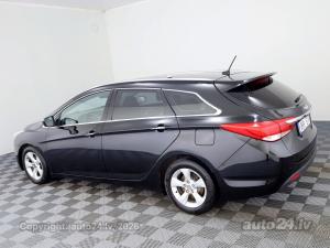 Black Hyundai i40 2013 in Tallinn, with an engine capacity of 1.70 L and mileage of 278 thousand km for 2999 €, photo 5 on AUTOMOTO.COM.LV