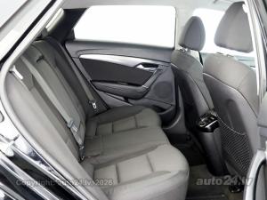 Black Hyundai i40 2013 in Tallinn, with an engine capacity of 1.70 L and mileage of 278 thousand km for 2999 €, photo 8 on AUTOMOTO.COM.LV