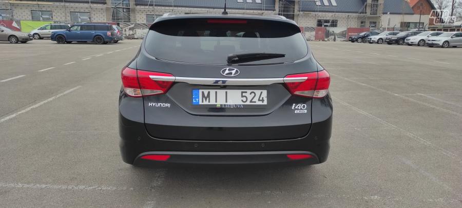 Black Hyundai i40 2013 in Klaipeda, with an engine capacity of 1.70 L and mileage of 300 thousand km for 4900 €, photo 6 on AUTOMOTO.COM.LV