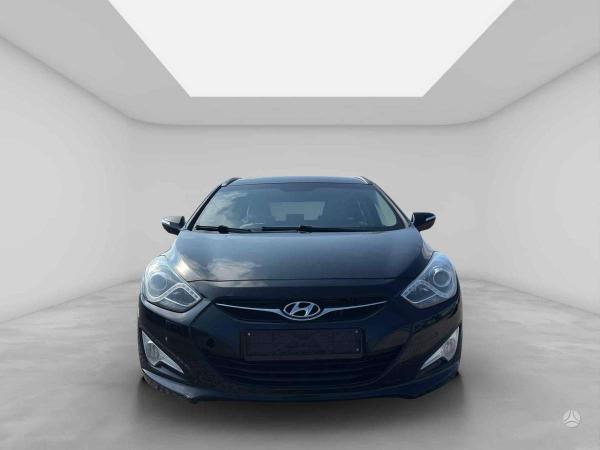 Black Hyundai i40 2013 in Kaunas, with an engine capacity of 1.70 L and mileage of 255 thousand km for 5490 €, photo 2 on AUTOMOTO.COM.LV