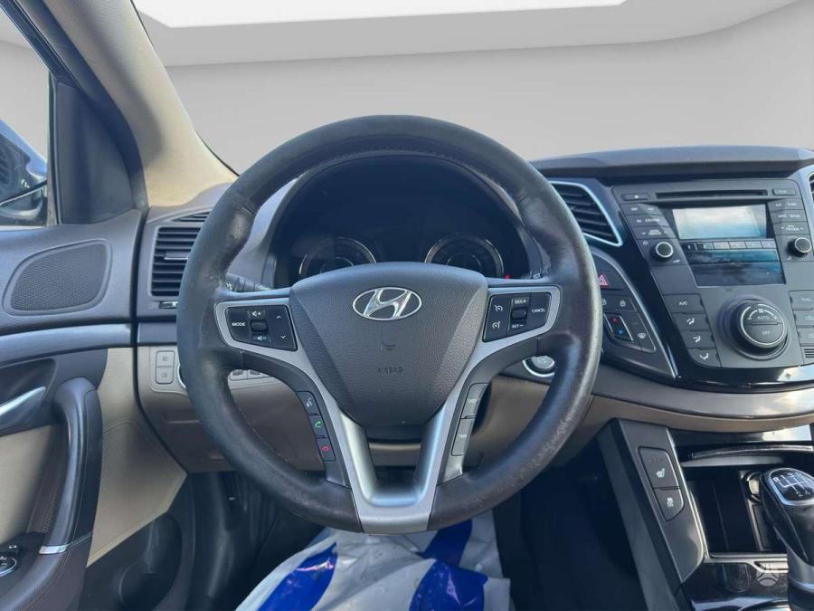 Black Hyundai i40 2013 in Kaunas, with an engine capacity of 1.70 L and mileage of 255 thousand km for 5490 €, photo 11 on AUTOMOTO.COM.LV