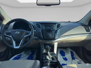 Black Hyundai i40 2013 in Kaunas, with an engine capacity of 1.70 L and mileage of 255 thousand km for 5490 €, photo 14 on AUTOMOTO.COM.LV