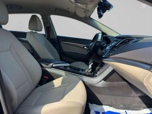 Black Hyundai i40 2013 in Kaunas, with an engine capacity of 1.70 L and mileage of 255 thousand km for 5490 €, photo 18 on AUTOMOTO.COM.LV