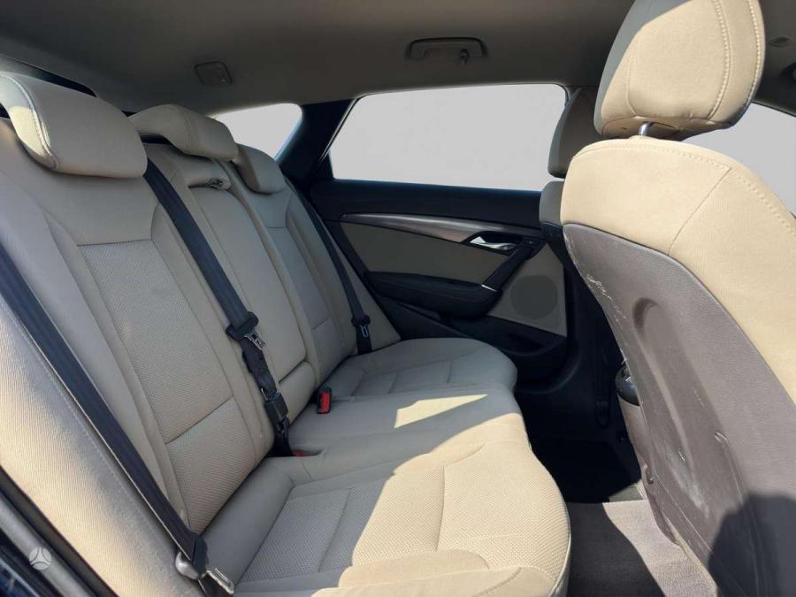 Black Hyundai i40 2013 in Kaunas, with an engine capacity of 1.70 L and mileage of 255 thousand km for 5490 €, photo 19 on AUTOMOTO.COM.LV