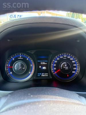 Black Hyundai i40 2013 in Riga, with an engine capacity of 1.70 L and mileage of 294 thousand km for 2500 €, photo 8 on AUTOMOTO.COM.LV
