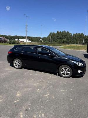 Black Hyundai i40 2013 in Kaunas, with an engine capacity of 1.69 L and mileage of 310 thousand km for 4400 €, photo 3 on AUTOMOTO.COM.LV
