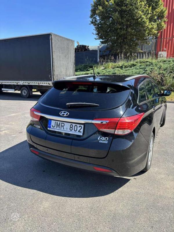 Melns Hyundai i40 2013 Kauņa, ar dzinēja tilpumu 1.69 L un nobraukumu 310 tūkst. km par 4400 €, foto 3 vietnē AUTOMOTO.COM.LV