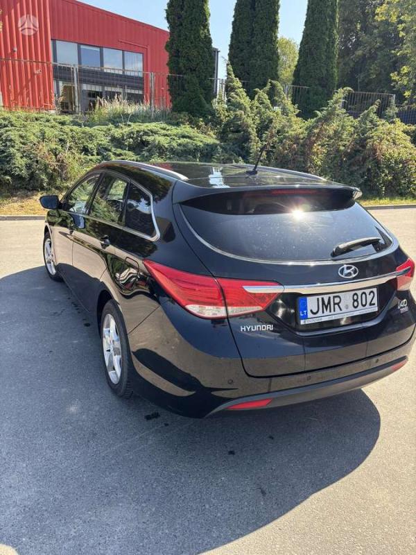 Melns Hyundai i40 2013 Kauņa, ar dzinēja tilpumu 1.69 L un nobraukumu 310 tūkst. km par 4400 €, foto 4 vietnē AUTOMOTO.COM.LV