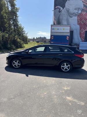 Black Hyundai i40 2013 in Kaunas, with an engine capacity of 1.69 L and mileage of 310 thousand km for 4400 €, photo 6 on AUTOMOTO.COM.LV