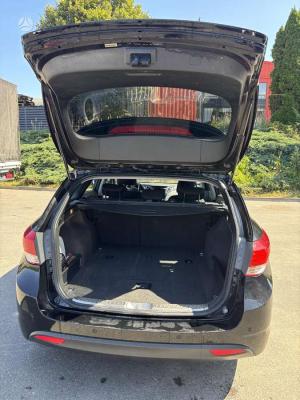 Black Hyundai i40 2013 in Kaunas, with an engine capacity of 1.69 L and mileage of 310 thousand km for 4400 €, photo 7 on AUTOMOTO.COM.LV