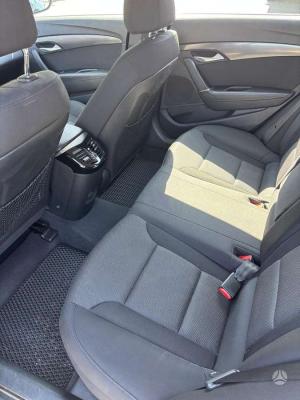 Black Hyundai i40 2013 in Kaunas, with an engine capacity of 1.69 L and mileage of 310 thousand km for 4400 €, photo 9 on AUTOMOTO.COM.LV