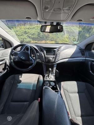 Black Hyundai i40 2013 in Kaunas, with an engine capacity of 1.69 L and mileage of 310 thousand km for 4400 €, photo 10 on AUTOMOTO.COM.LV