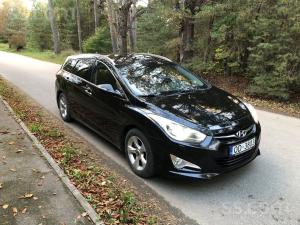 Black Hyundai i40 2013 in Liepaja, with an engine capacity of 1.70 L and mileage of 237 thousand km for 4100 €, photo  on AUTOMOTO.COM.LV