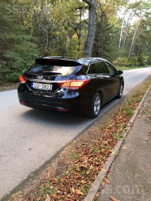 Melns Hyundai i40 2013 Liepāja, ar dzinēja tilpumu 1.70 L un nobraukumu 237 tūkst. km par 4100 €, foto 4 vietnē AUTOMOTO.COM.LV