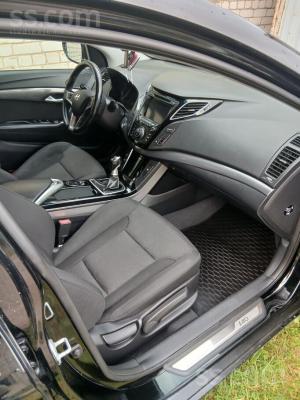 Melns Hyundai i40 2013 Liepāja, ar dzinēja tilpumu 1.70 L un nobraukumu 237 tūkst. km par 4100 €, foto 5 vietnē AUTOMOTO.COM.LV
