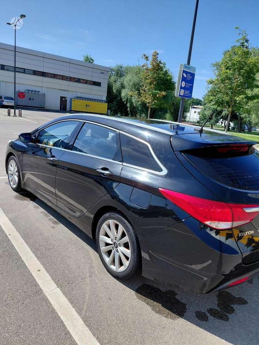 Melns Hyundai i40 2014 Klaipėda, ar dzinēja tilpumu 1.69 L un nobraukumu 268 tūkst. km par 3500 €, foto 4 vietnē AUTOMOTO.COM.LV