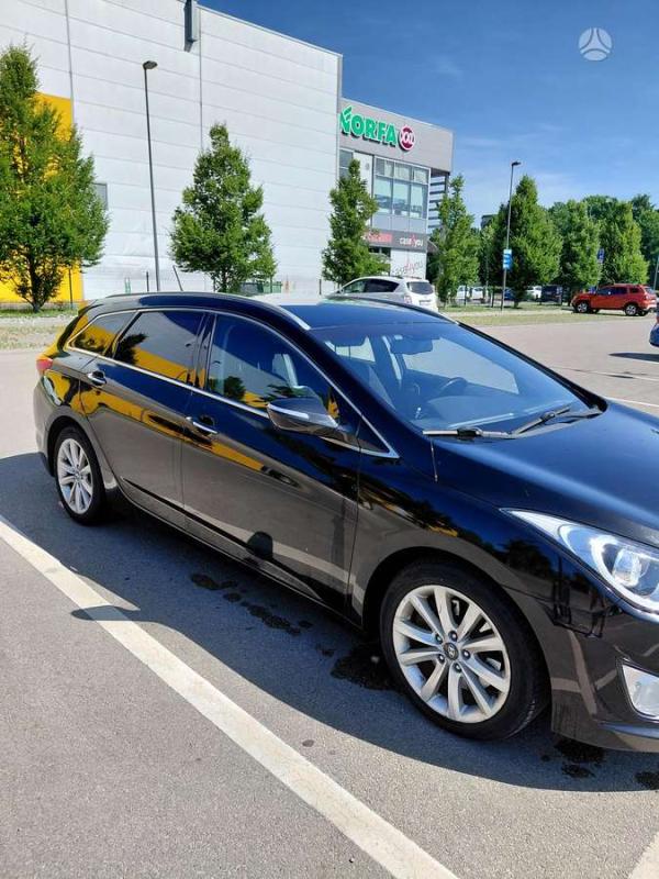 Melns Hyundai i40 2014 Klaipėda, ar dzinēja tilpumu 1.69 L un nobraukumu 268 tūkst. km par 3500 €, foto 5 vietnē AUTOMOTO.COM.LV