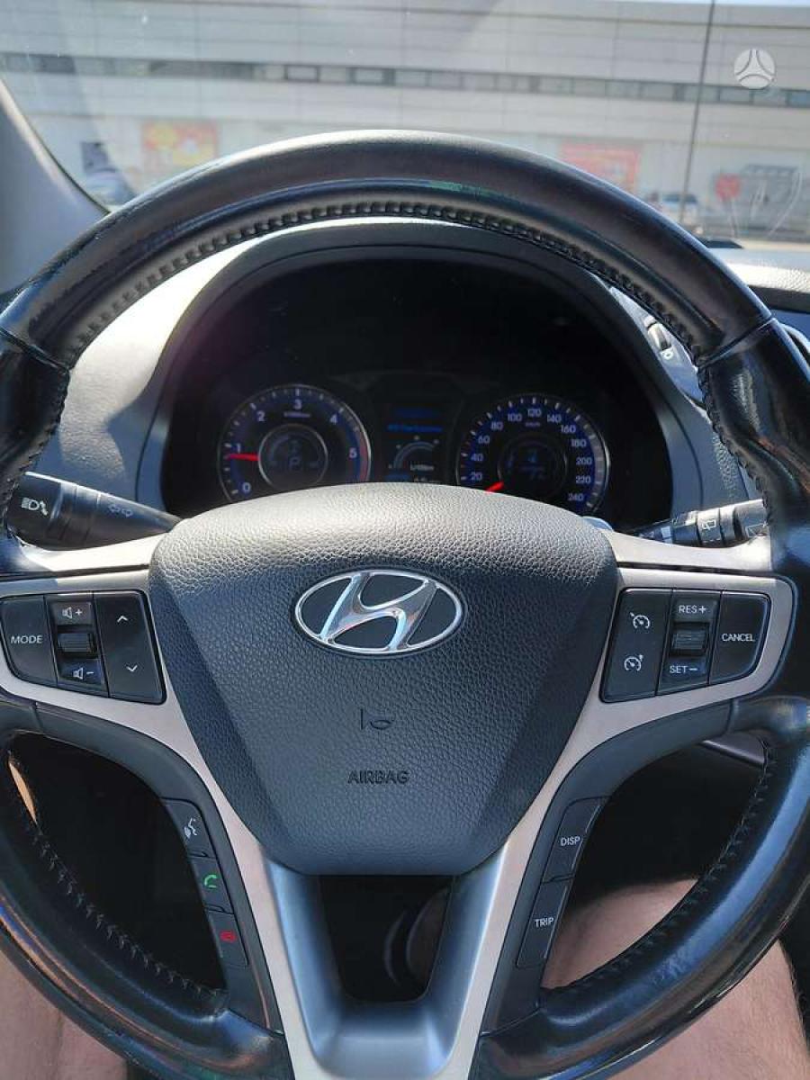 Melns Hyundai i40 2014 Klaipėda, ar dzinēja tilpumu 1.69 L un nobraukumu 268 tūkst. km par 3500 €, foto 13 vietnē AUTOMOTO.COM.LV