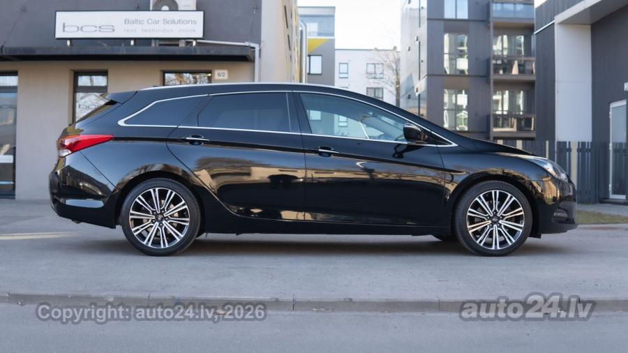 Melns Hyundai i40 2015 Tallina, ar dzinēja tilpumu 1.70 L un nobraukumu 98 tūkst. km par 11900 €, foto 3 vietnē AUTOMOTO.COM.LV