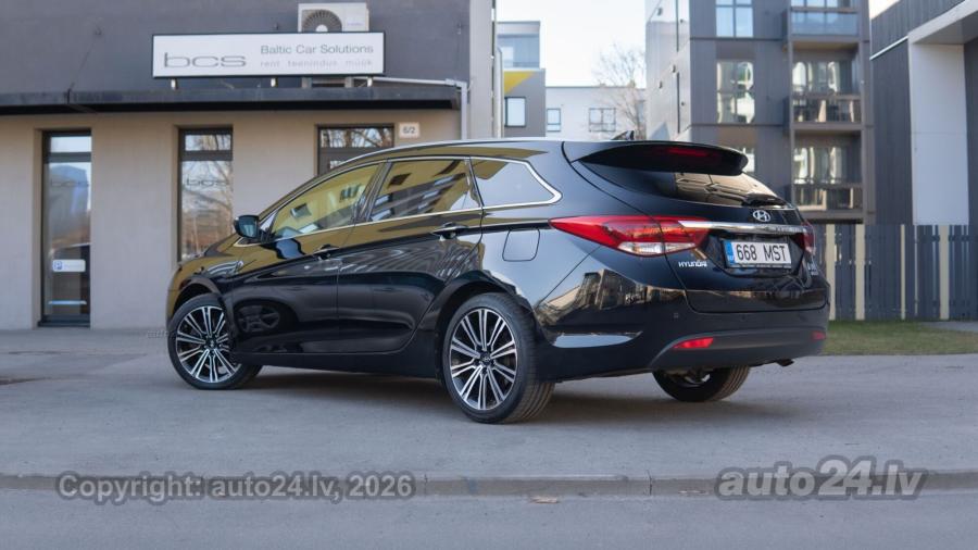 Melns Hyundai i40 2015 Tallina, ar dzinēja tilpumu 1.70 L un nobraukumu 98 tūkst. km par 11900 €, foto 5 vietnē AUTOMOTO.COM.LV