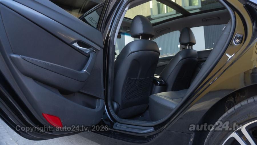 Melns Hyundai i40 2015 Tallina, ar dzinēja tilpumu 1.70 L un nobraukumu 98 tūkst. km par 11900 €, foto 13 vietnē AUTOMOTO.COM.LV