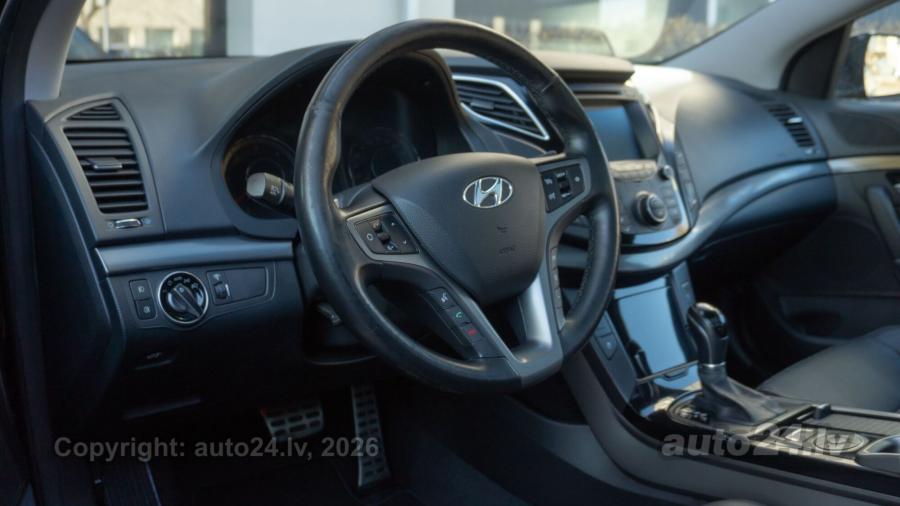 Melns Hyundai i40 2015 Tallina, ar dzinēja tilpumu 1.70 L un nobraukumu 98 tūkst. km par 11900 €, foto 15 vietnē AUTOMOTO.COM.LV
