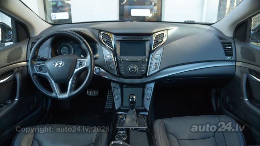 Melns Hyundai i40 2015 Tallina, ar dzinēja tilpumu 1.70 L un nobraukumu 98 tūkst. km par 11900 €, foto 16 vietnē AUTOMOTO.COM.LV